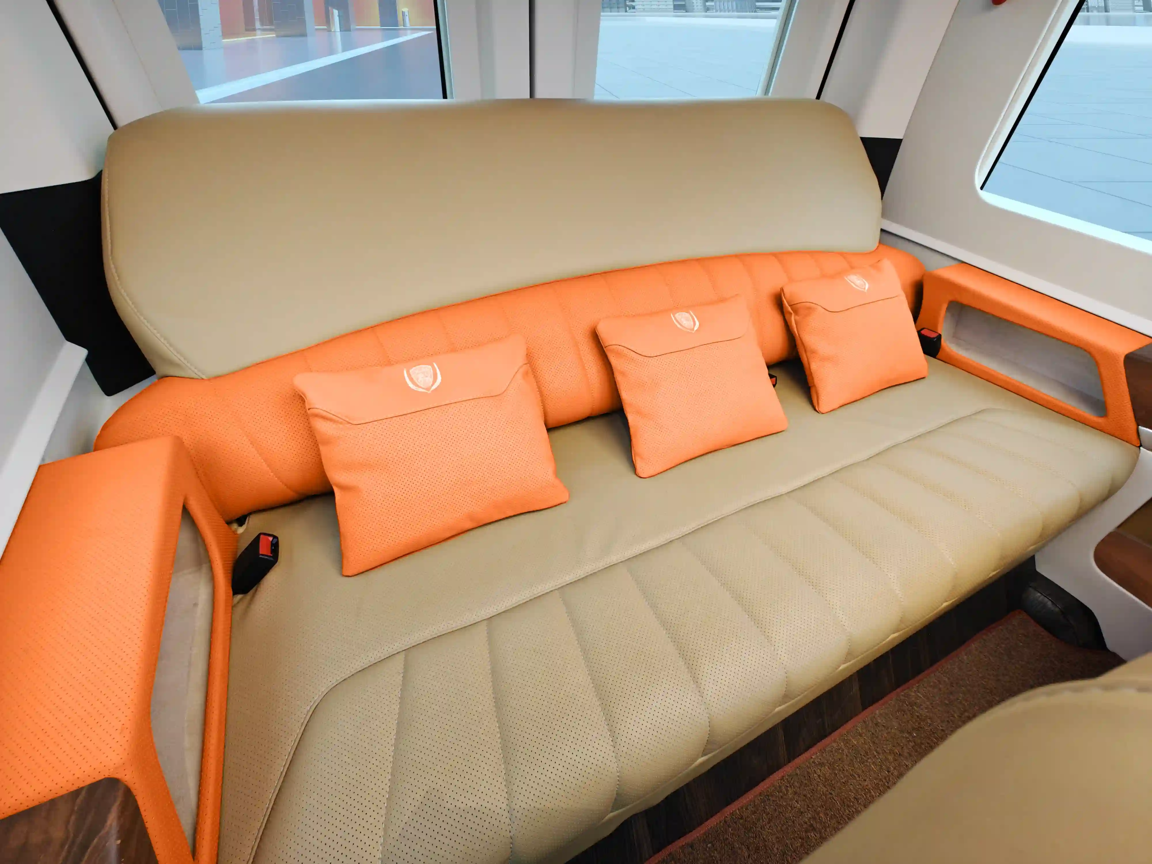 DCar Vip Lounge - Ford Transit