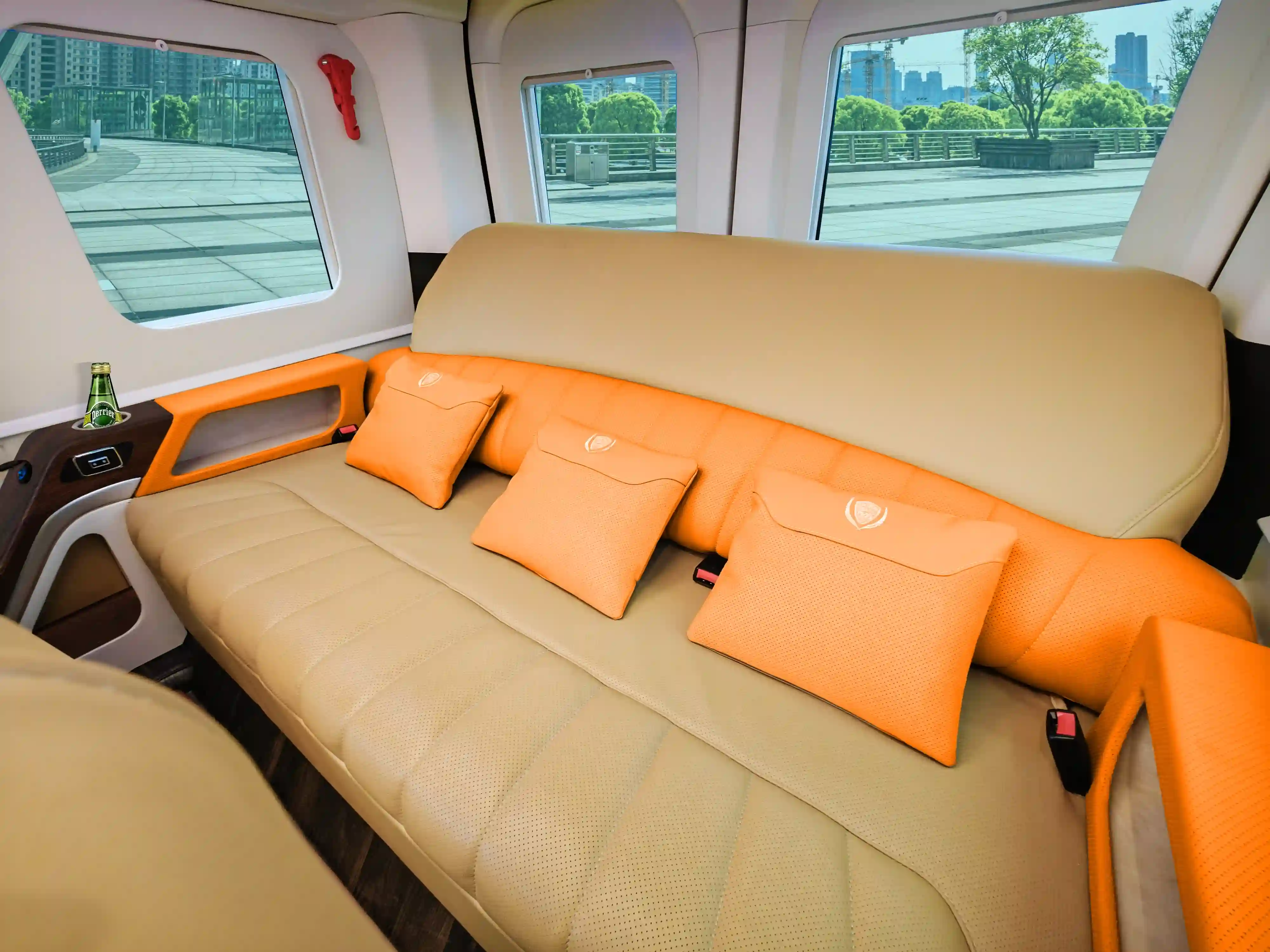 DCar Vip Lounge - Ford Transit