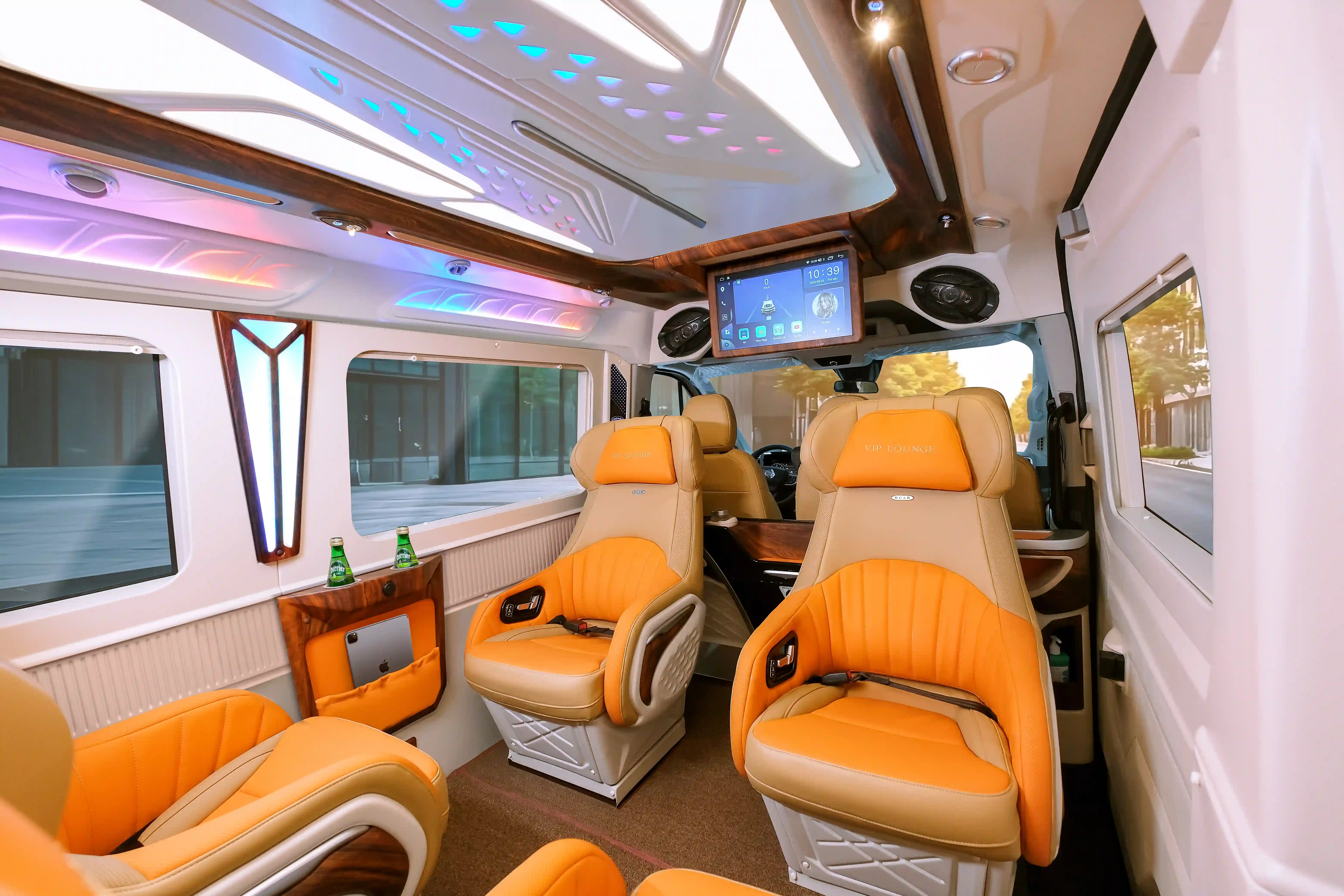 DCar Vip Lounge - Ford Transit