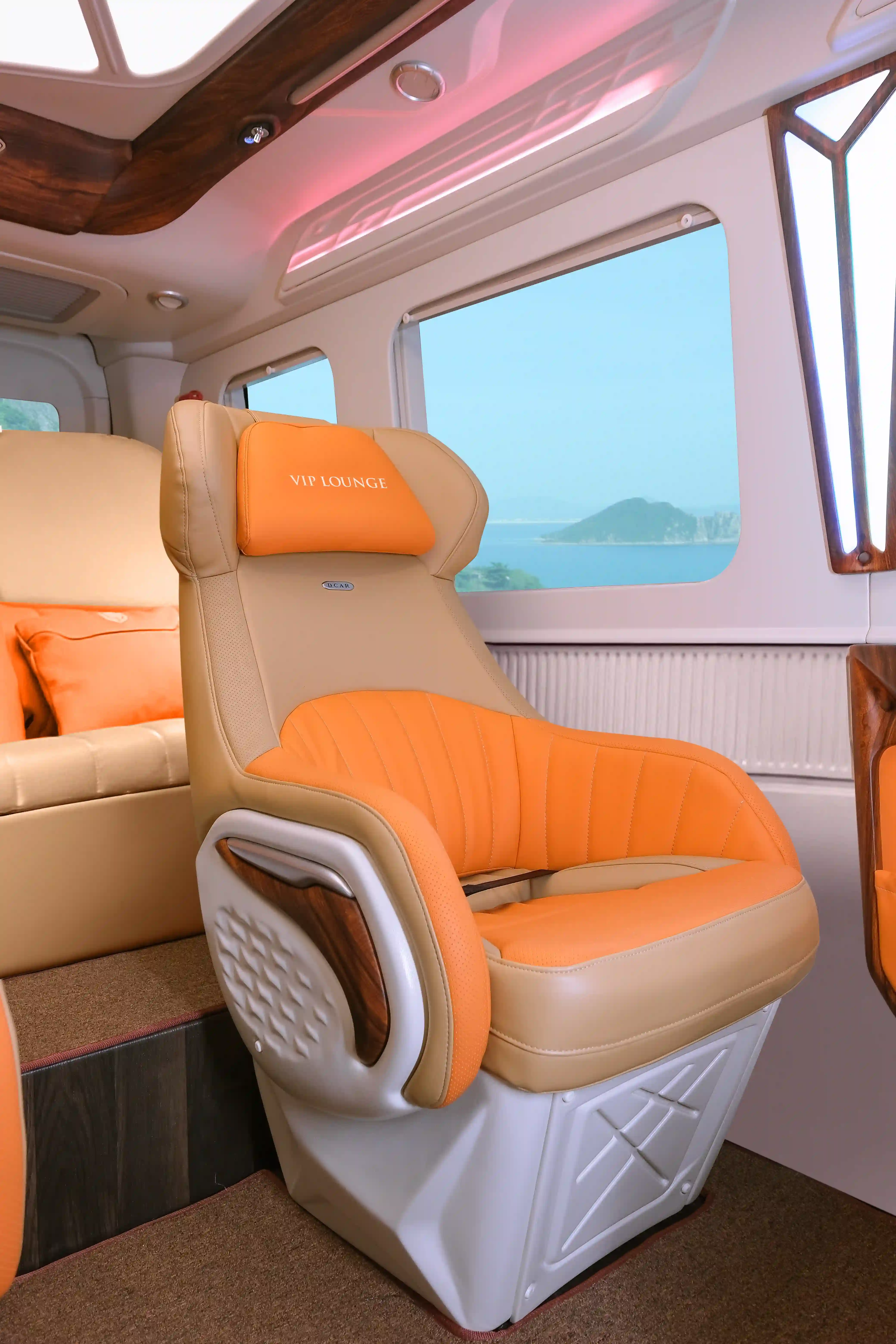 DCar Vip Lounge - Ford Transit