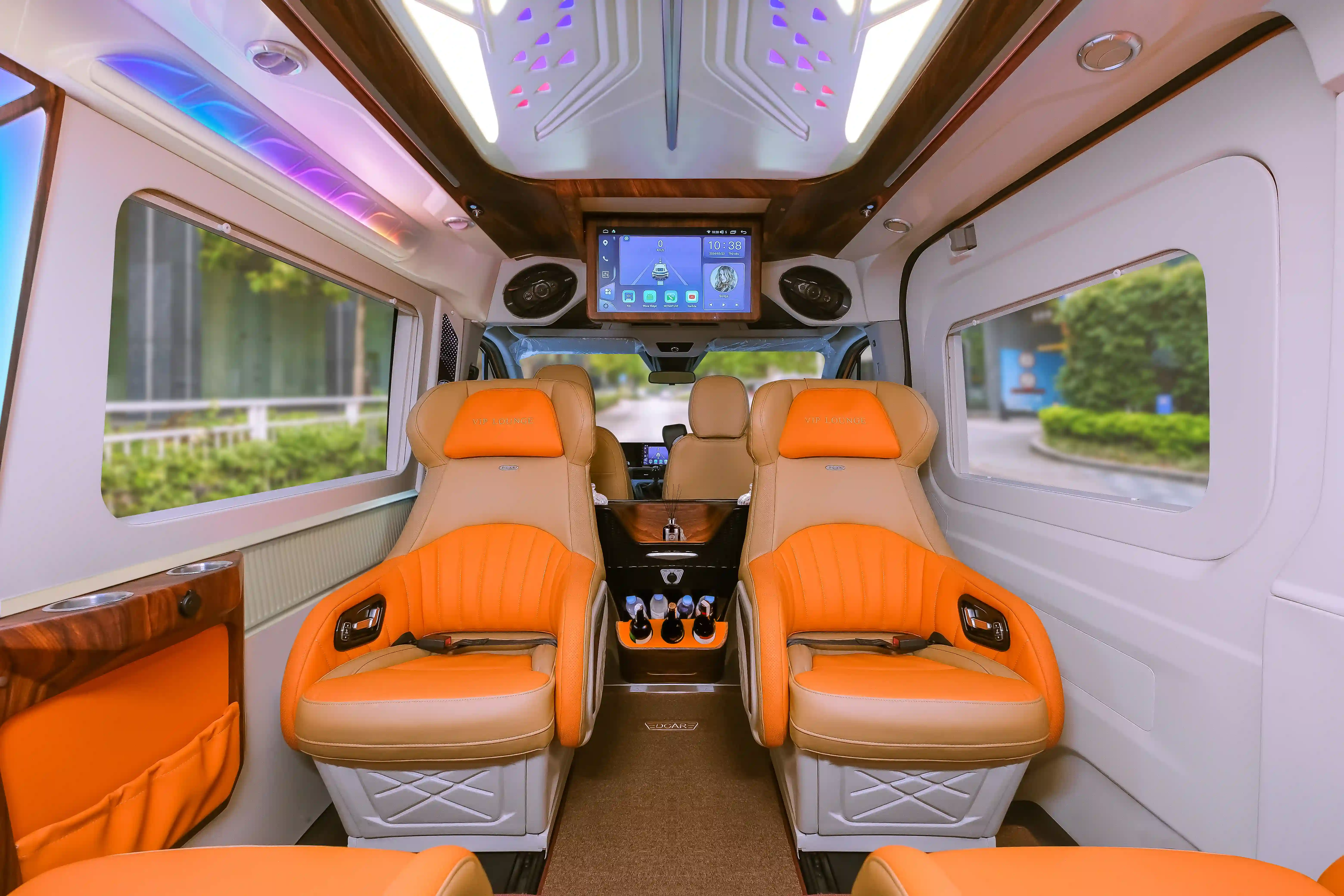 DCar Vip Lounge - Ford Transit