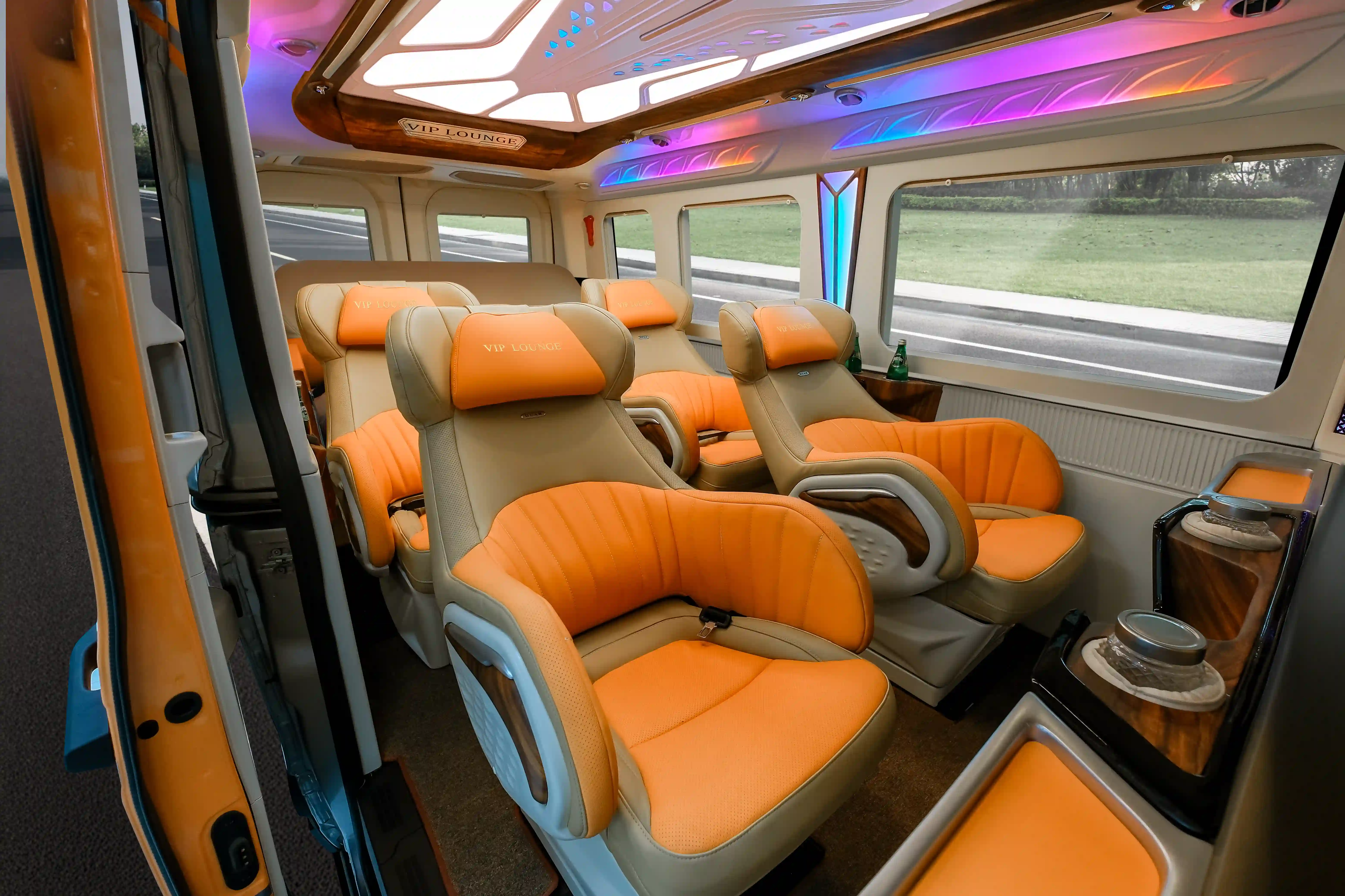 DCar Vip Lounge - Ford Transit
