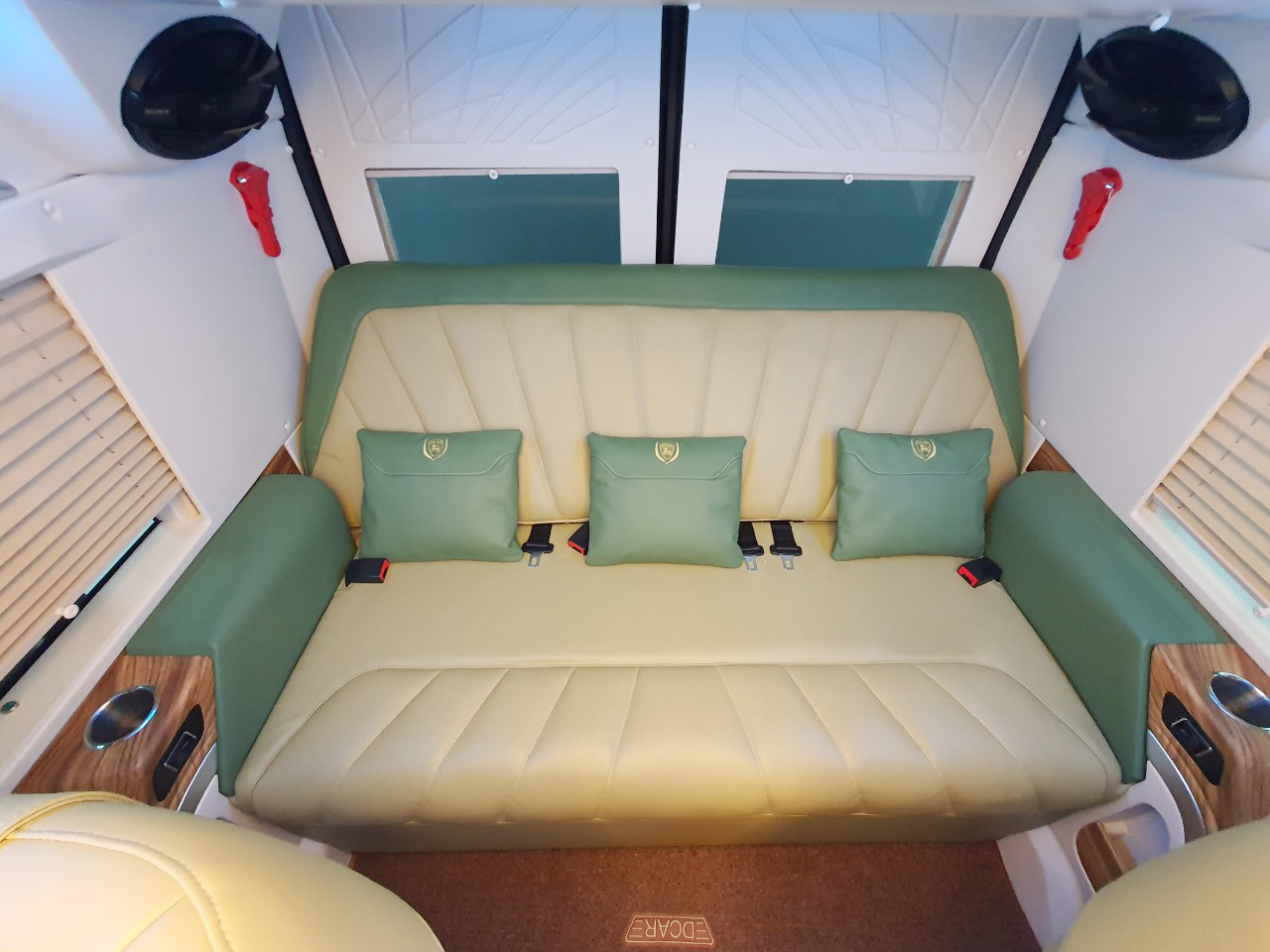 DCar Vip Lounge - Ford Transit