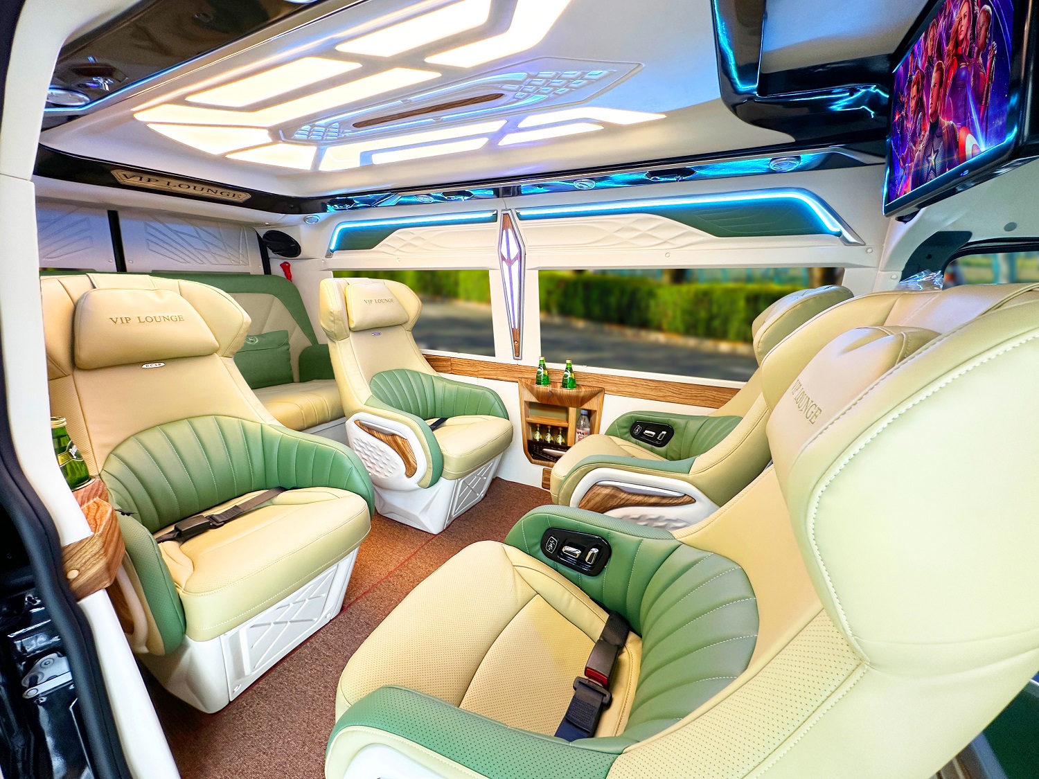 DCar Vip Lounge - Ford Transit